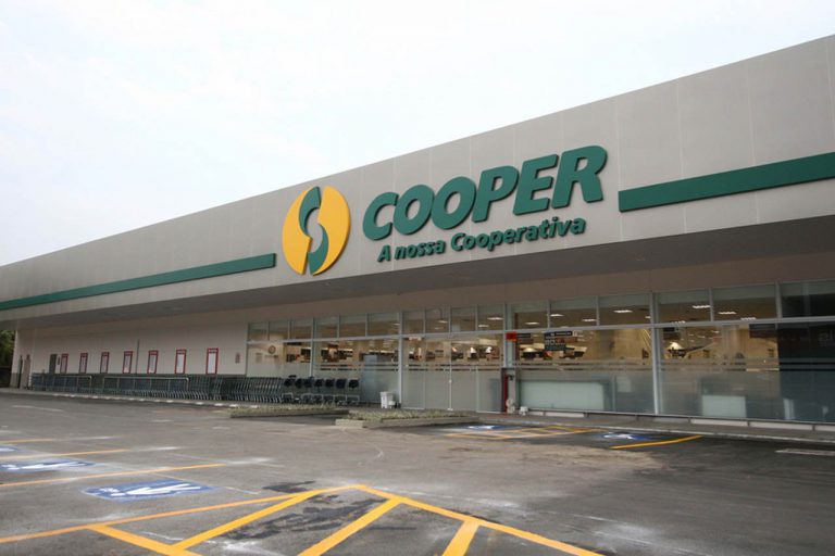 Cooper Mini: novo formato inaugurado em Gaspar busca funcionários