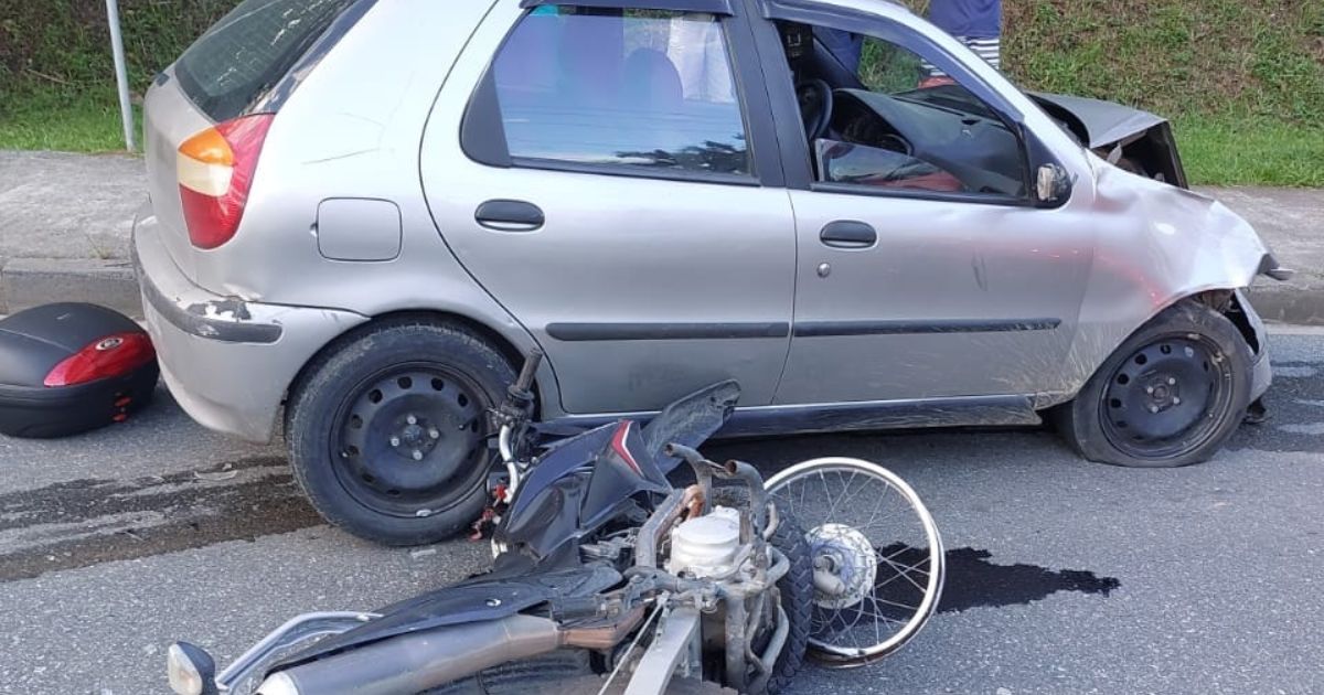 Testemunha diz à GMT que carro que se envolveu em acidente na rua Bahia ...
