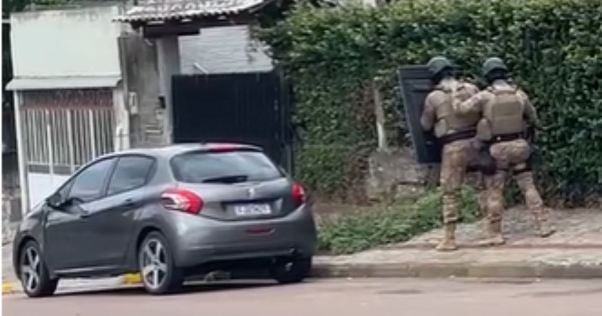 VÍDEO - Corpo de Bombeiros, PM e BOPE são acionados para suspeita de bomba em Rio do Sul