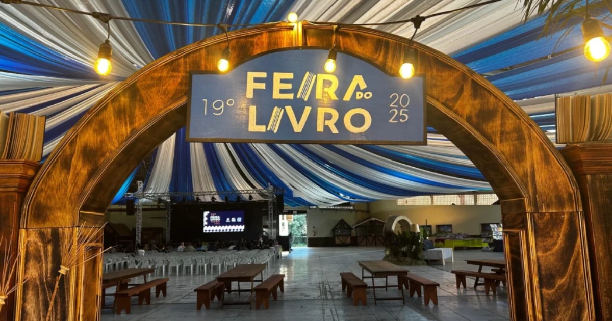 Feira do livro de Timbó reúne pintura, literatura, música, cultura geek ...