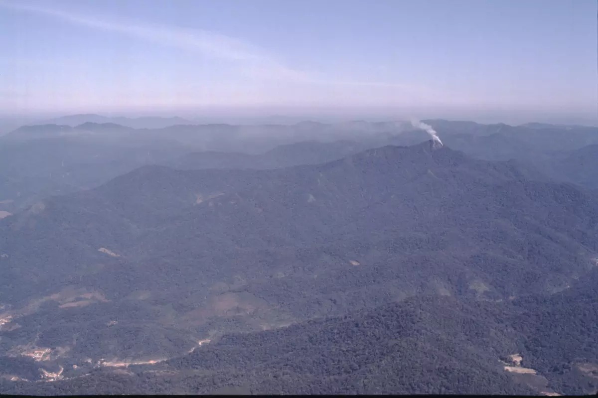 GALERIA - Há 30 anos, morro Spitzkopf ardia em chamas após grande ...